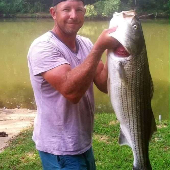 Photo Gallery - Extreme Stripers Guide Service